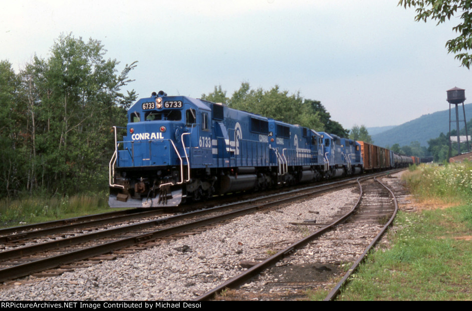 CD SD-50 #6733 leads a 4 unit lashup